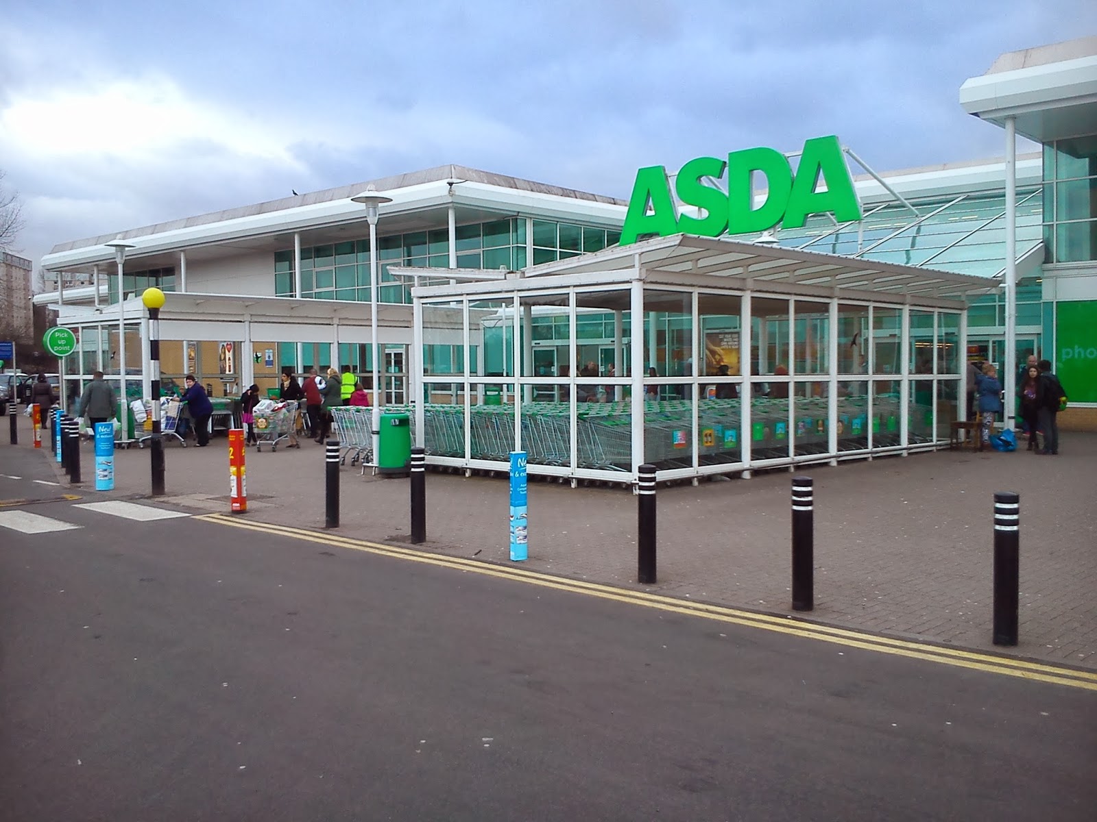 Cycle Infrastructure in Glasgow: Cycle Parking: Supermarkets