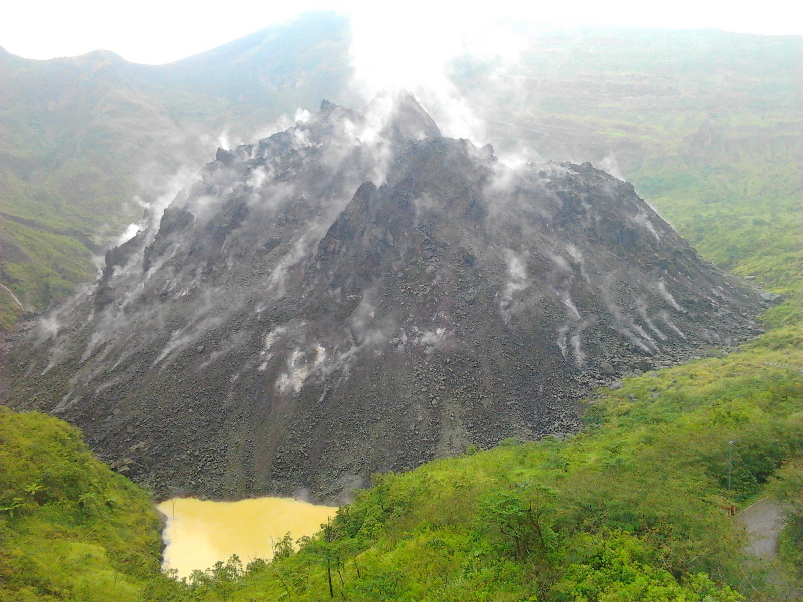 SETAPAK KECIL: Gunung Kelud