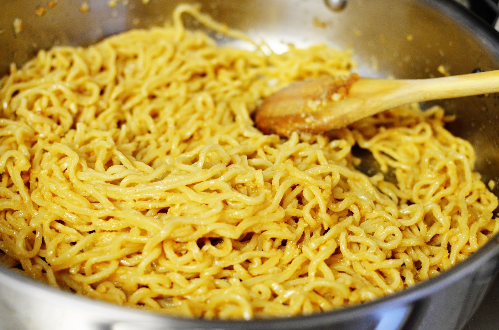 GANITO PALA ANG NANGYAYARI SA "NOODLES" PAG TAYO AY KUMAKAIN NITO ...