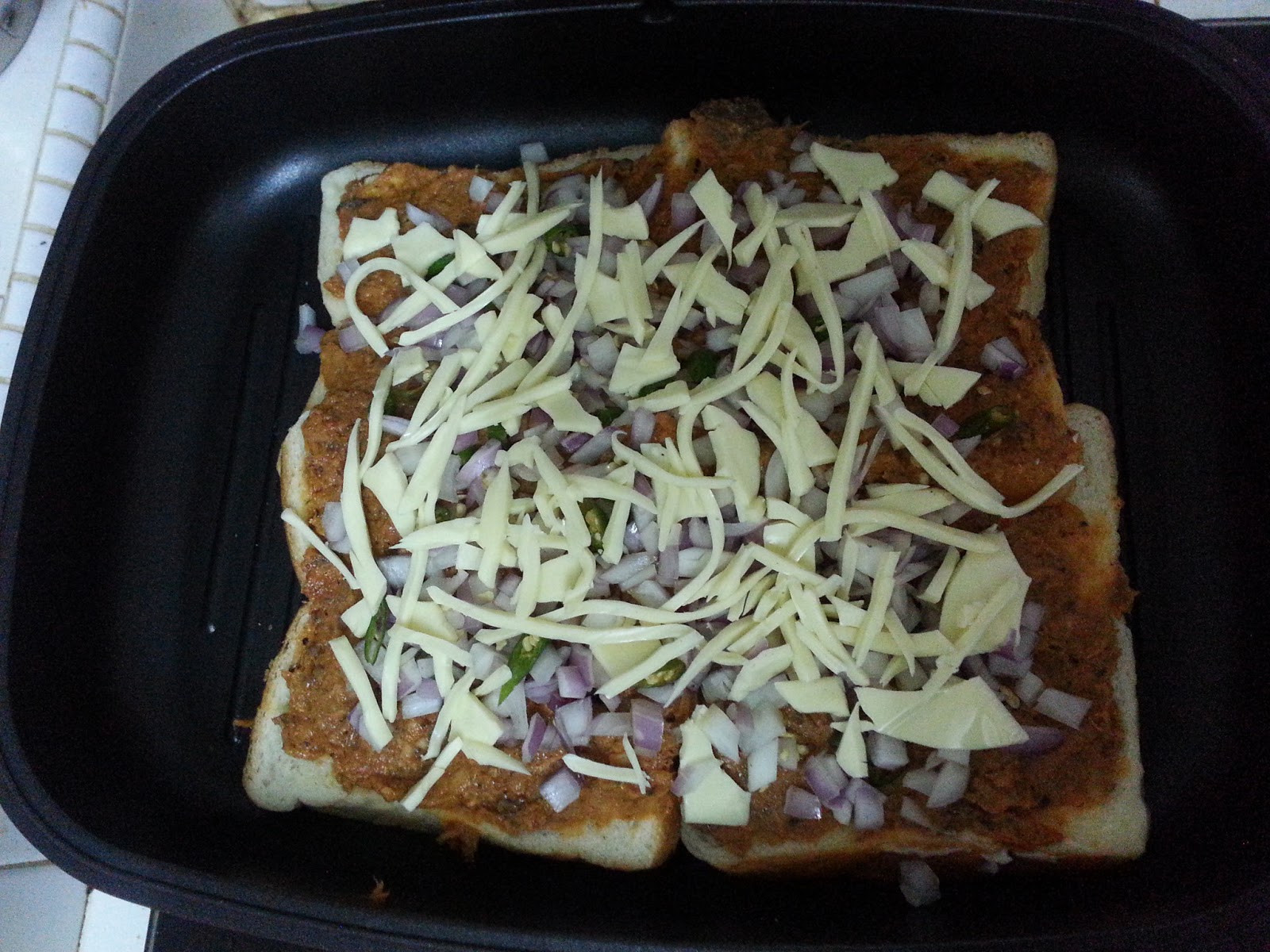 Kehidupanku....: Resepi : Pizza Roti Sardin