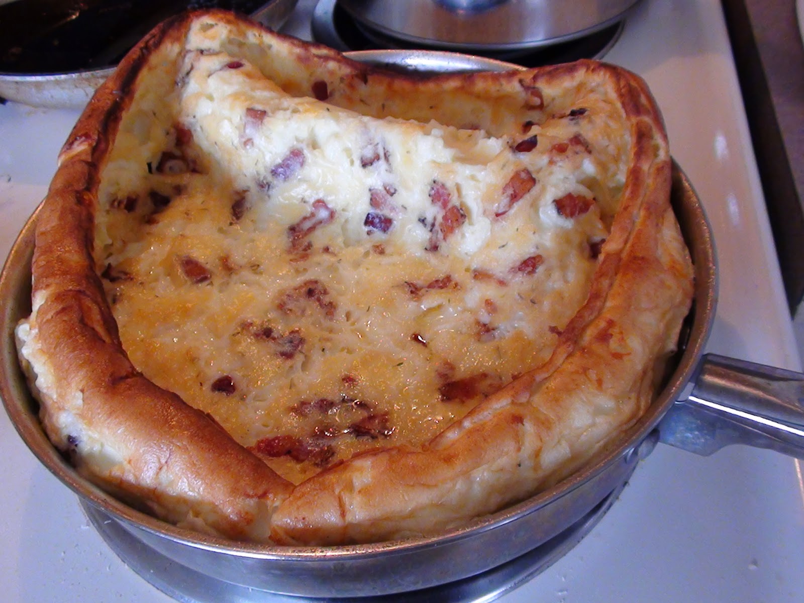 zsuzsa is in the kitchen: CHEESY DUTCH BABY