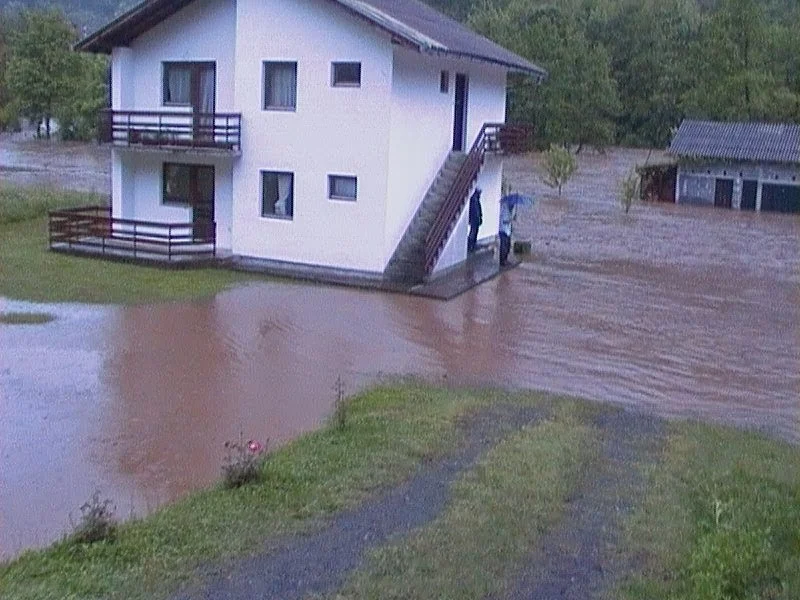 Nabujale rijeke i potoci širom BiH
