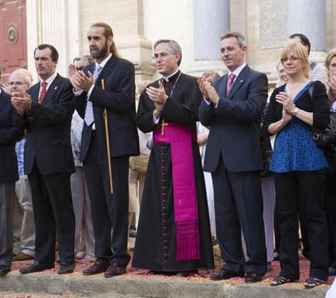Nord-est Llibertari: El xenòfob Anglada fracassa en el seu intent de ...