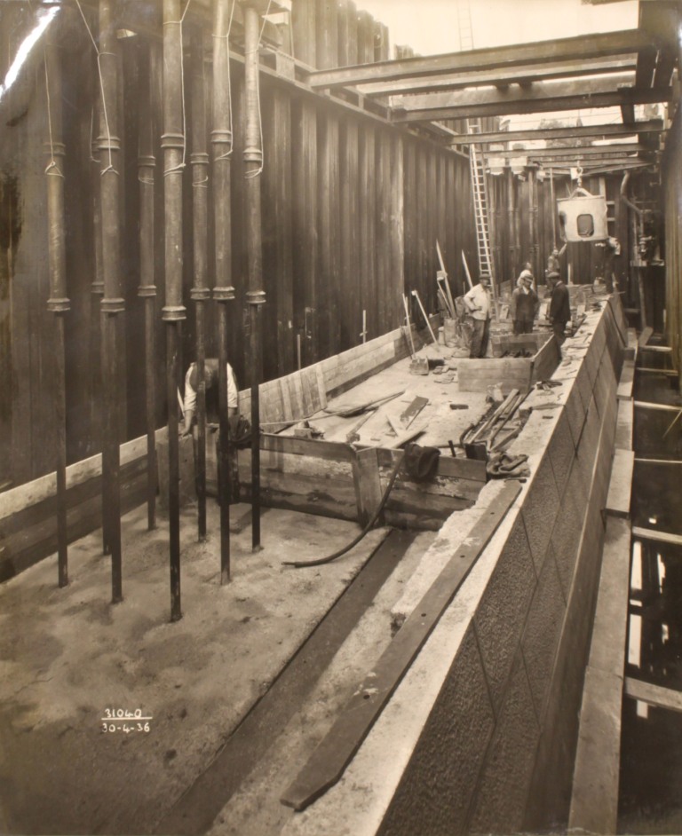 Building the Chelsea Bridge, 1936 ~ Vintage Everyday