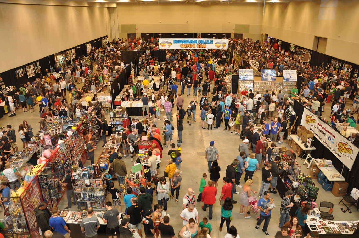 One Tank Trips: Batman, Incredible Hulk, Darth Vader at Niagara Falls ...