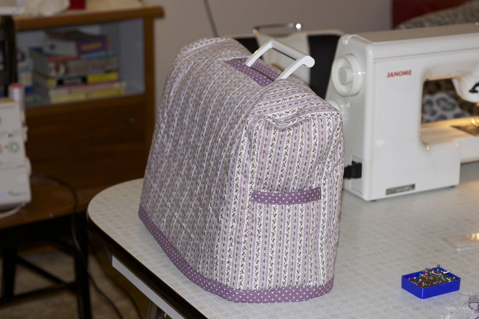 whitebrickwall: I'm a Lean Mean Sewing Machine!