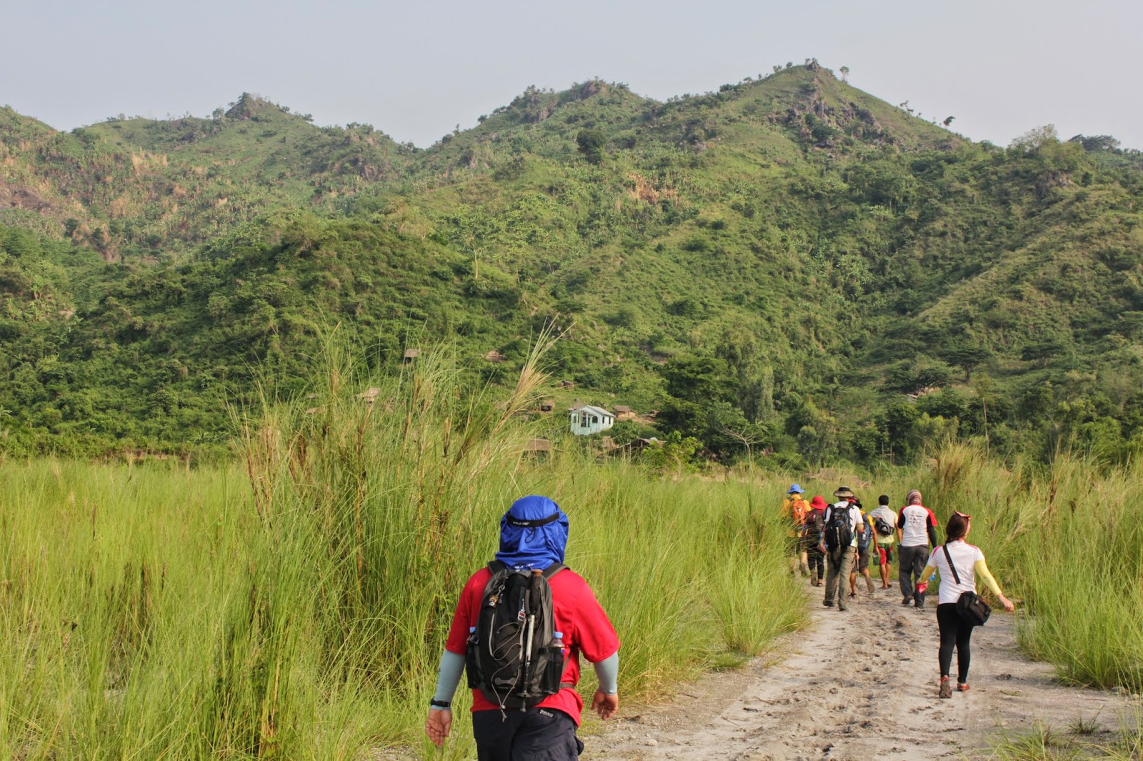 Larga-Bista: Mount Telakawa (Capas, Tarlac)