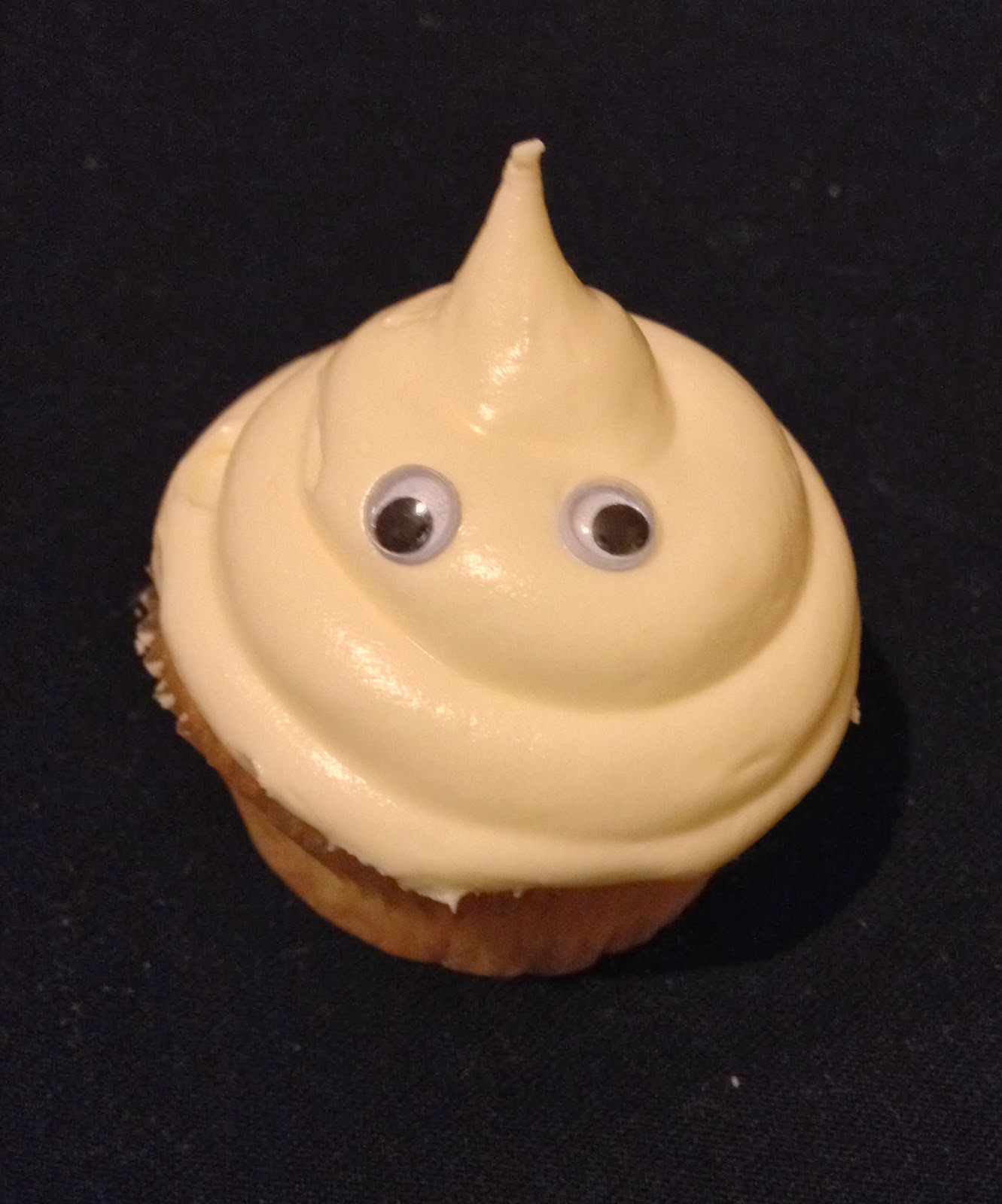 Domestic Sluttery: Baking for Beginners: Glow-in-the-Dark Ghost Cakes