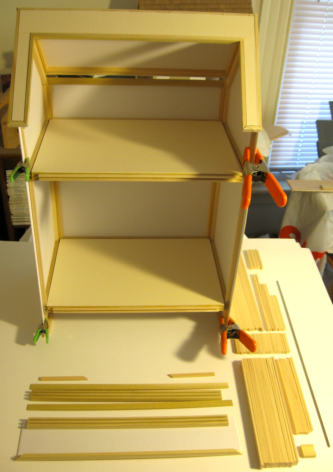 Mike's Miniatures: Modular stick built pack away dollhouse: Realized
