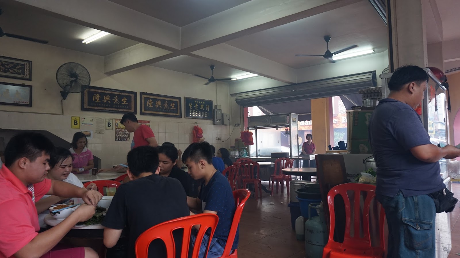 Our Journey : Johor Muar - Food Hunting at Muar Glutton Street "麻坡贪吃街"