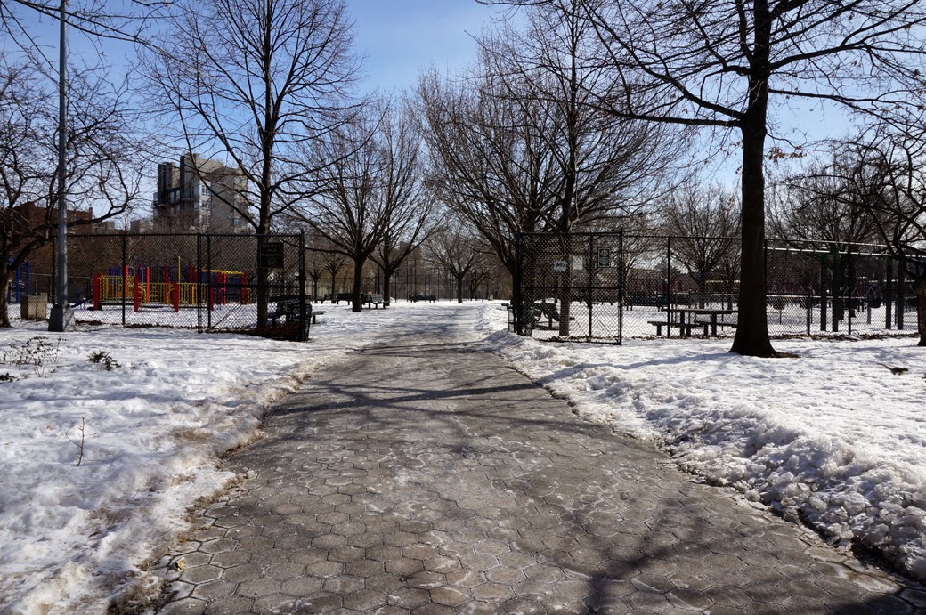 Brooklyn Relics: McCarren Play Center - Pool & Bathhouse in Greenpoint