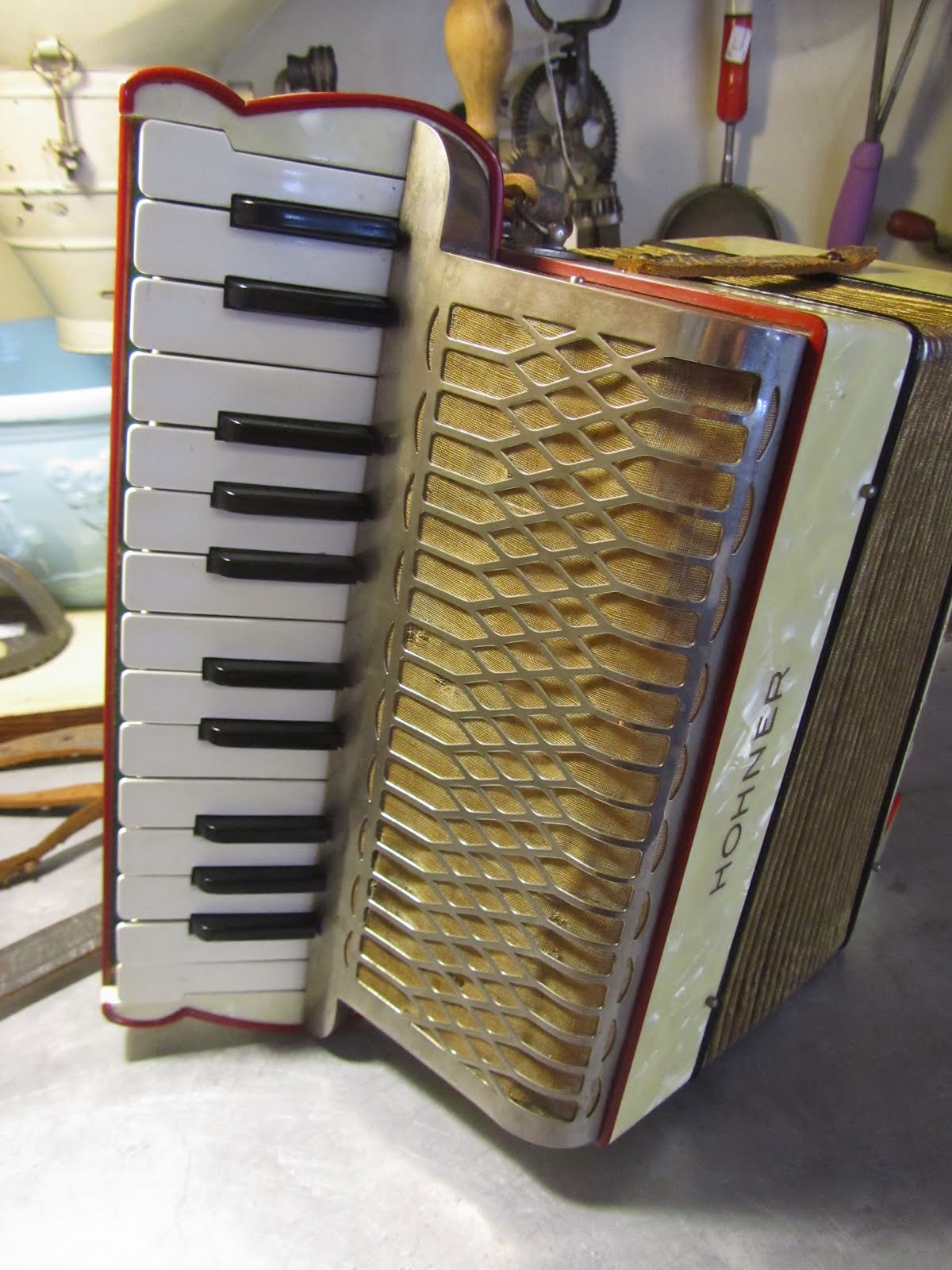 c.1930 Hohner (German) Regina 12-bass Piano Accordion
