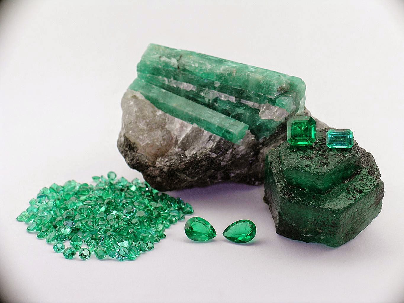 Emeralds for the Amazon: Stories from the jungle mines to the city ...