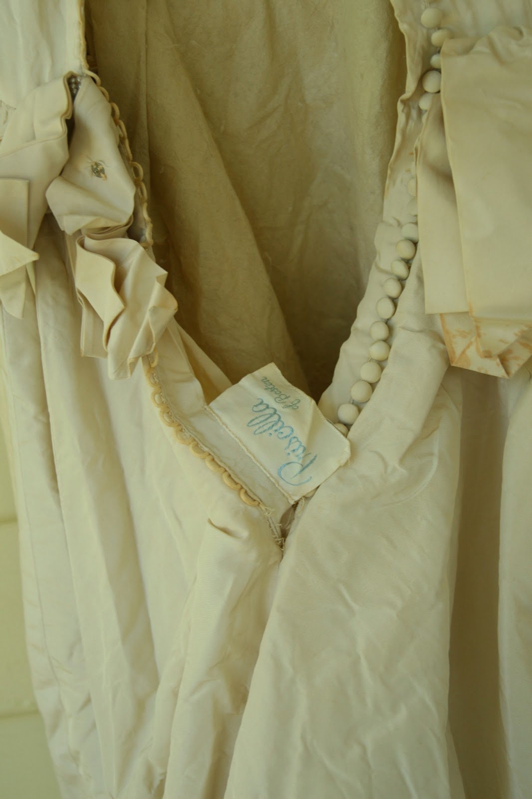 Vintage jenee davis: Vintage Wedding dress - Stage 1