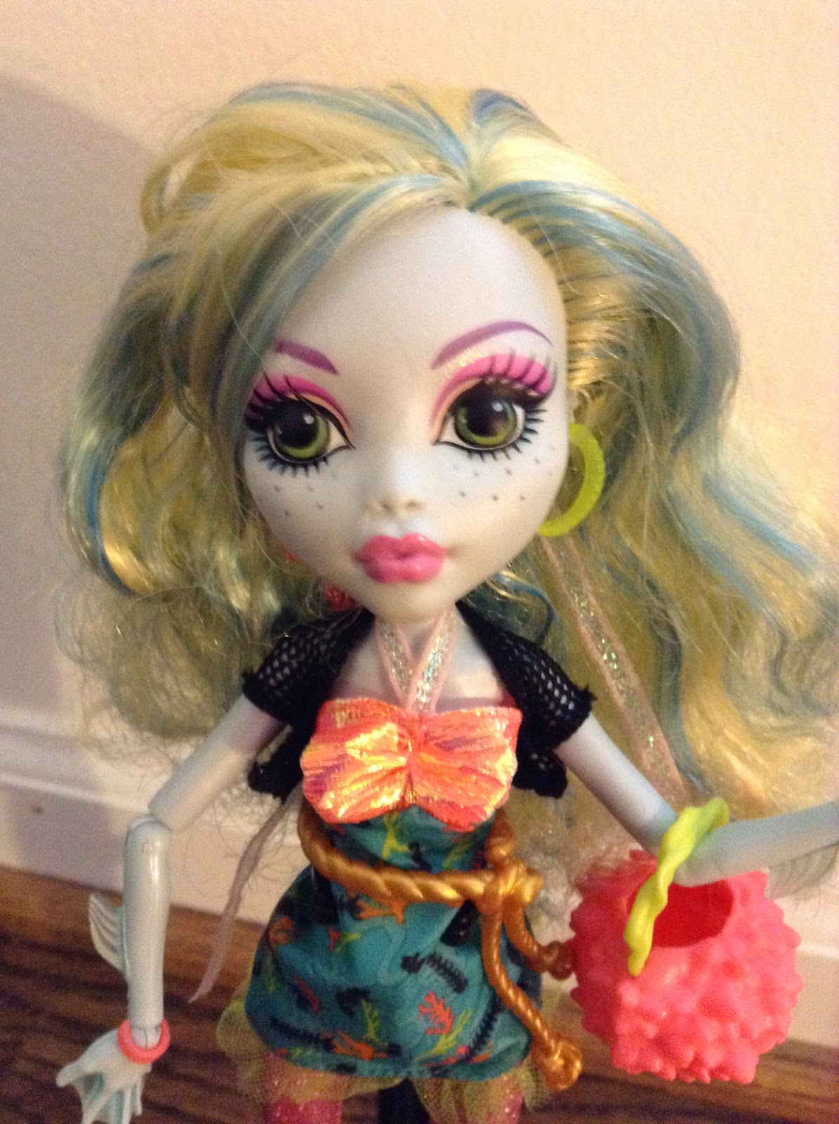AGfanblog: Product Review: Monster High Picture Day Lagoona Blue
