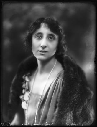 Who is George Mills?: Rooms to Let: 21, Cadogan Gardens, S.W.3