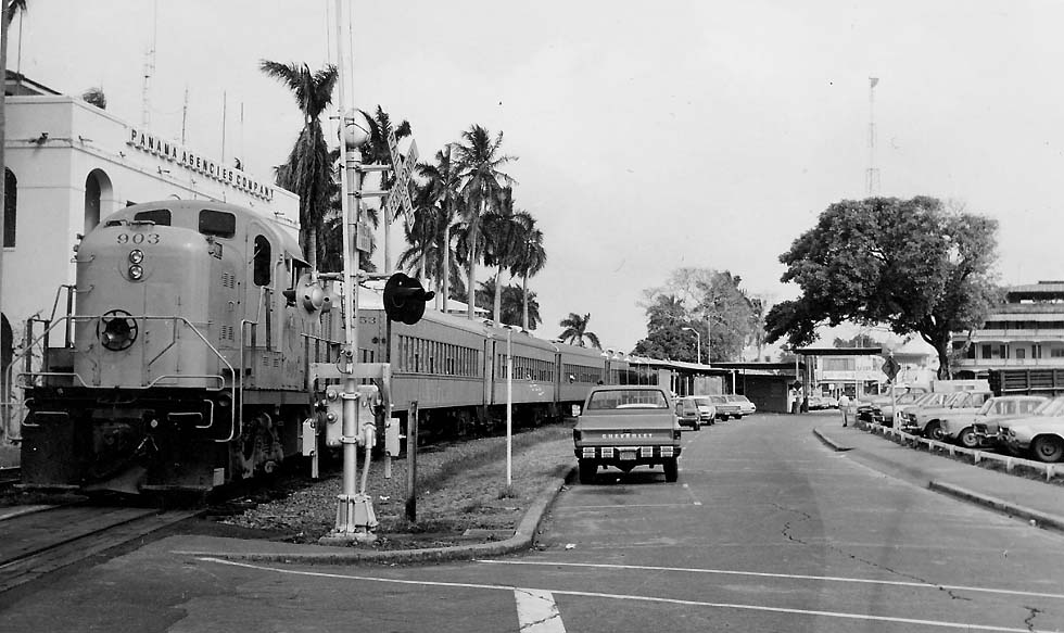 Panama Tourism and Travel: A Pictorical History of the Panama Railroad