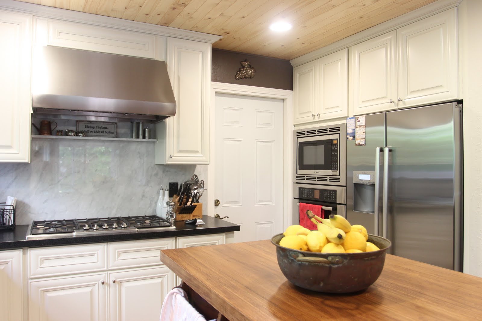 Hong Bo Hardware Supply: White Cabinets, Absolutely Back Counter Top ...