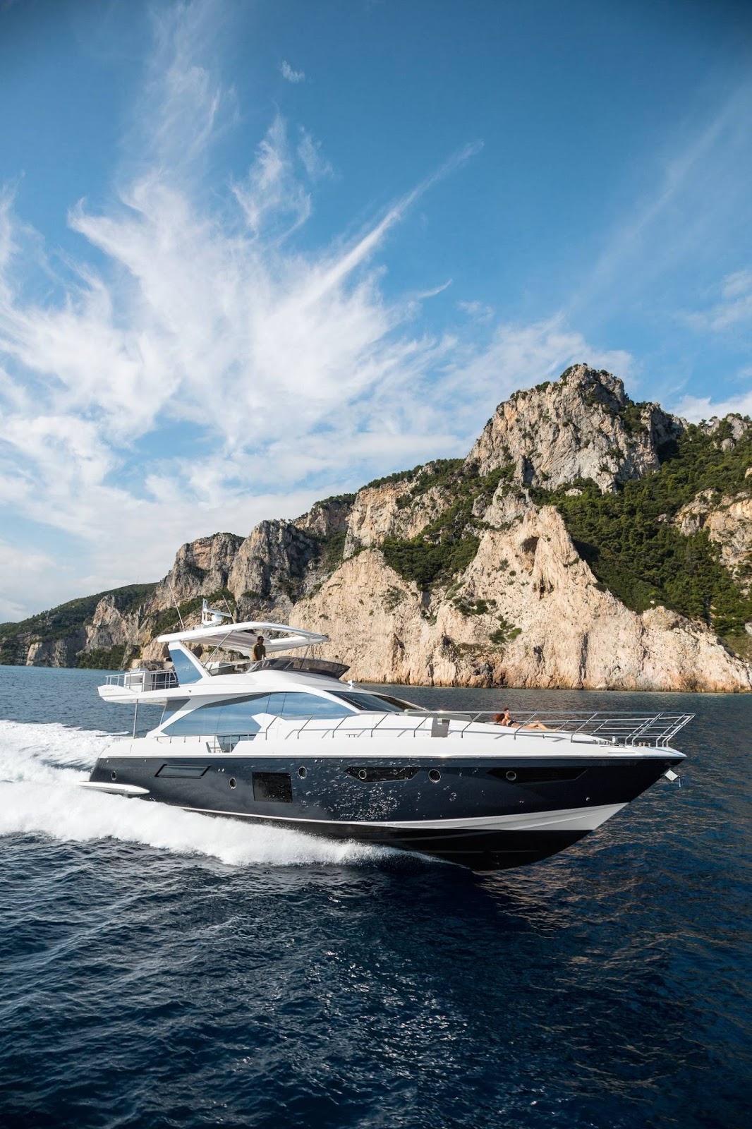 Mare di Barche: Azimut Yachts al Cannes Yachting Festival 2016 con una ...