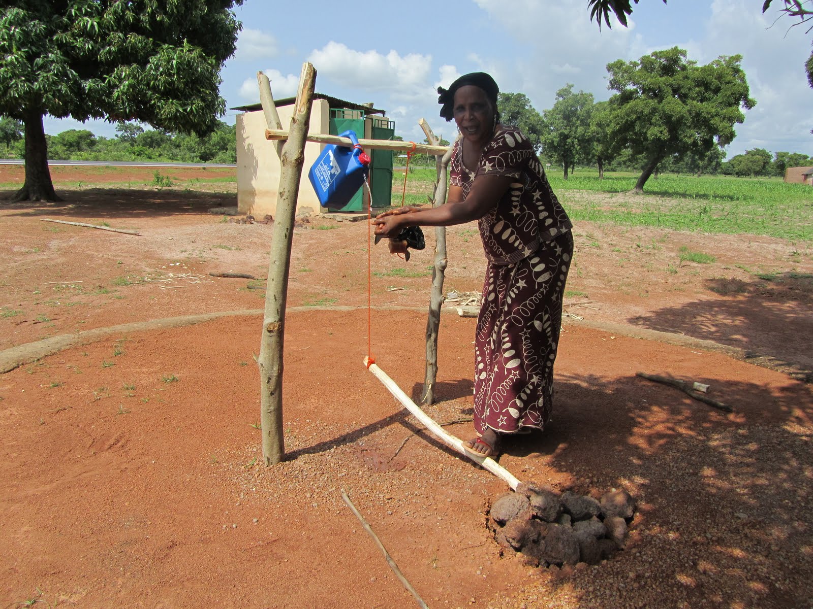 Great Expeditions - Mali: Tippy taps for all!!
