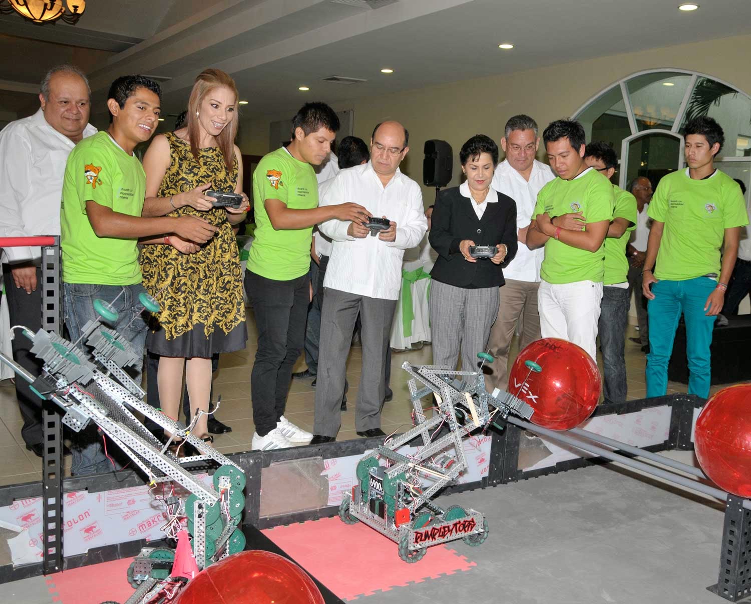 Informativo Chiapas: CECyTECH asistirá al Mundial de Robótica