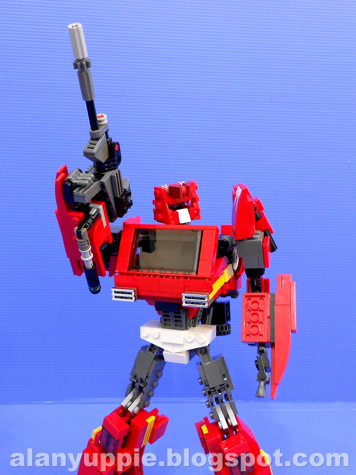 Alanyuppie's LEGO Transformers: LEGO Ironhide and Ratchet Part 2 - Bot ...