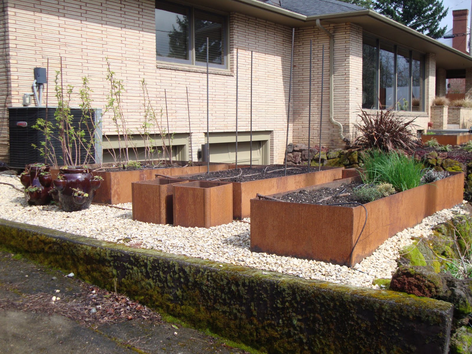 danger garden: Another discovered Cor-ten landscape