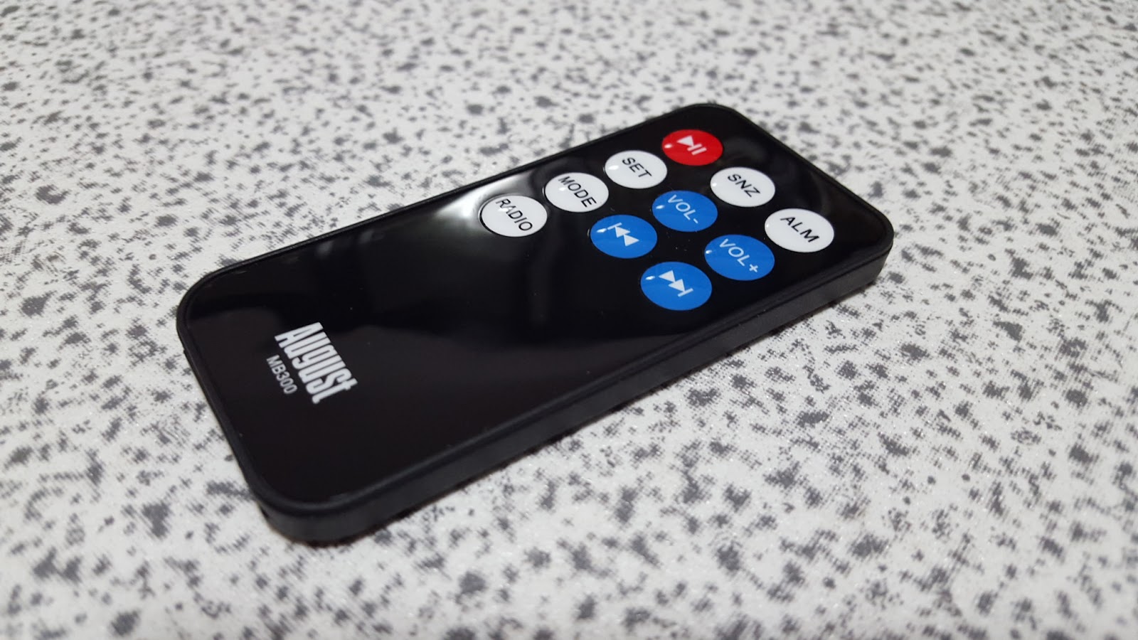 La pagina della tecnologia: Recensione radiosveglia August MB300