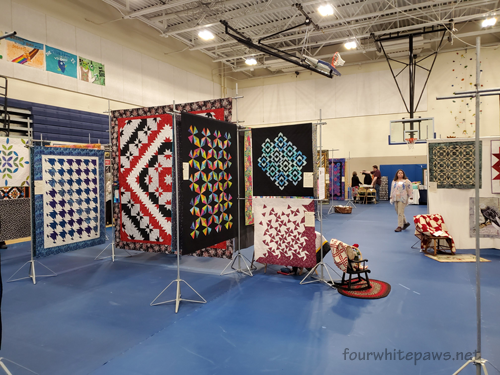 fourwhitepaws: Northern Lights Quilt Guild - Quilt Show