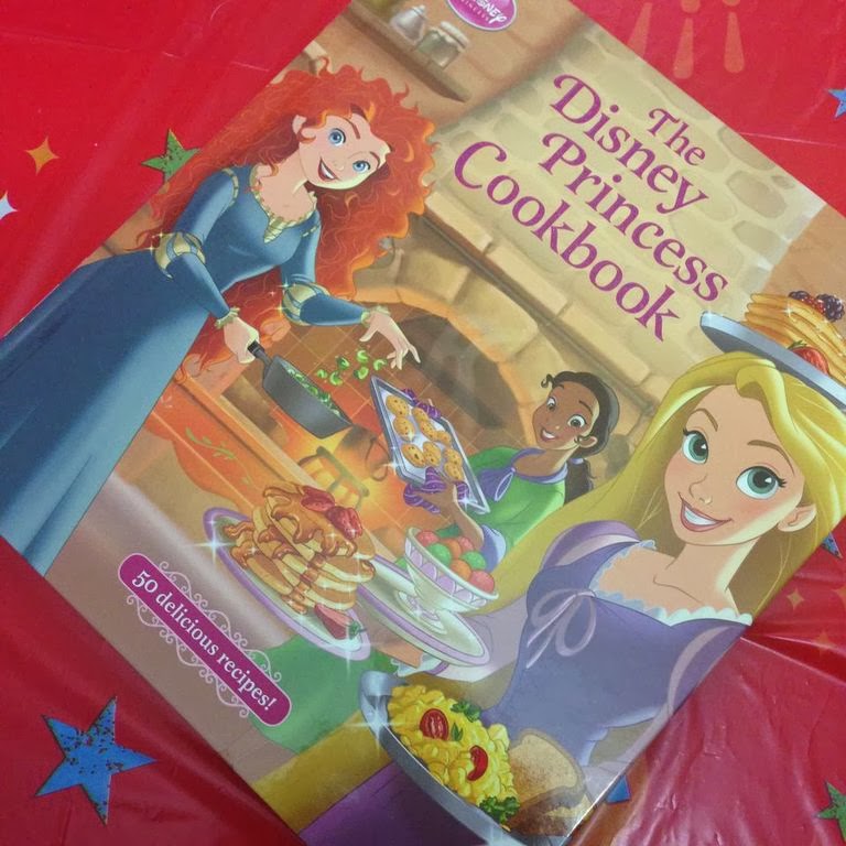 Picturing Disney: Disney Princess Cookbook: Magical Recipes for every meal!