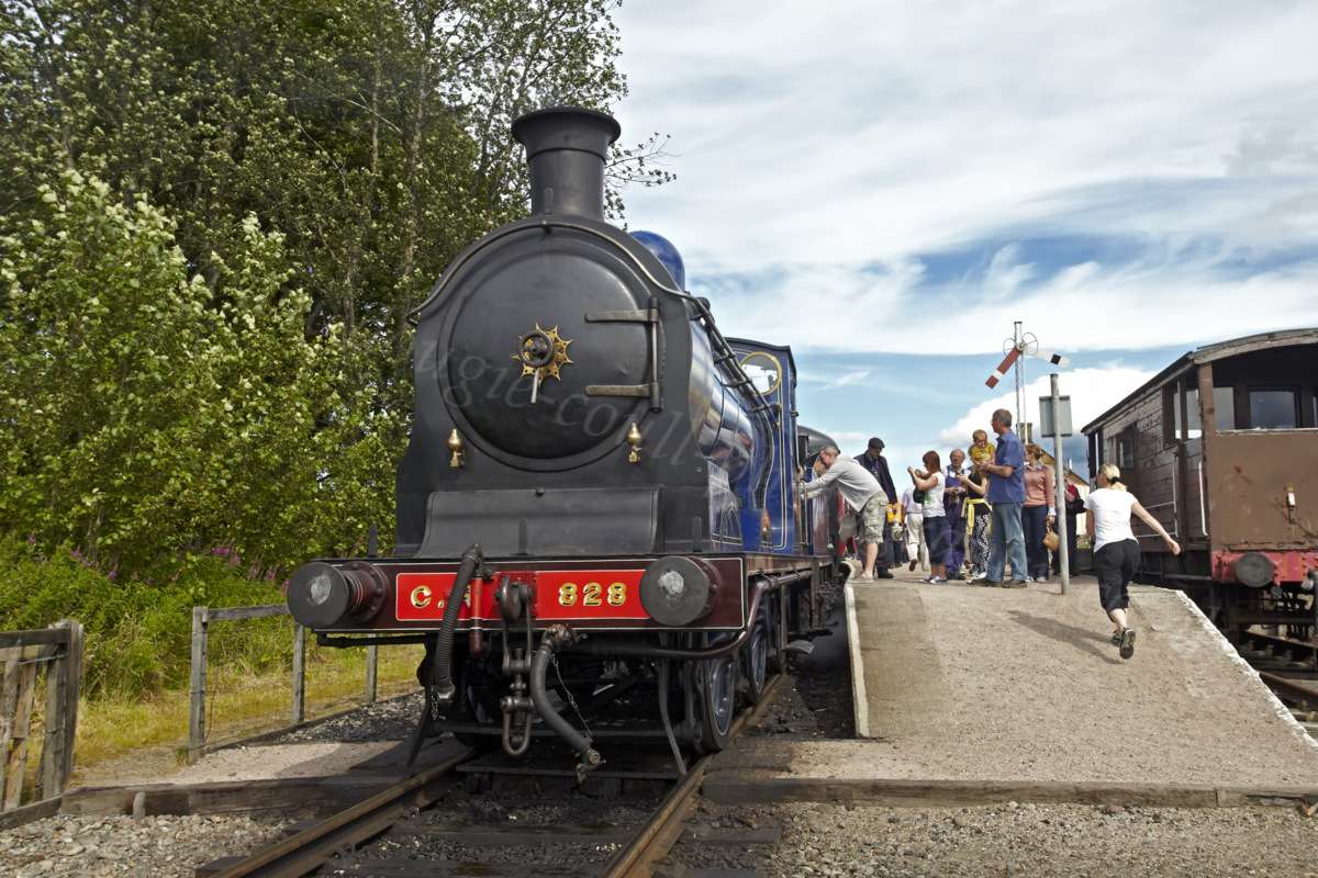 Dougie Coull Photography: Strathspey Railway - Broomhill Station