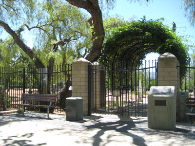 Seeks Ghosts: Yorba Linda’s Pink Lady