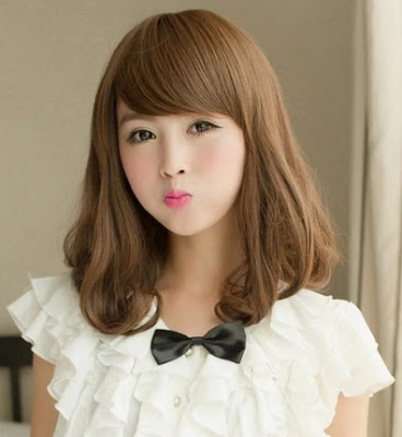 Model Rambut Pendek Sebahu Berponi Ala Korea - Seputar Model