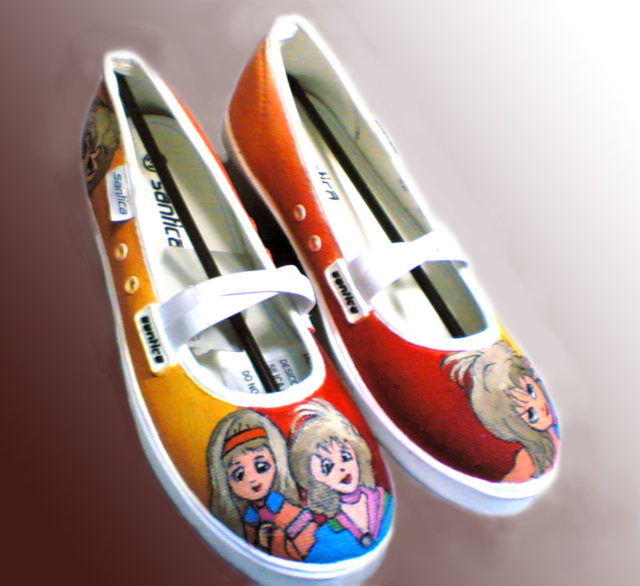 Sepatu Lukis Cewe - Karya seni sepatu lukis