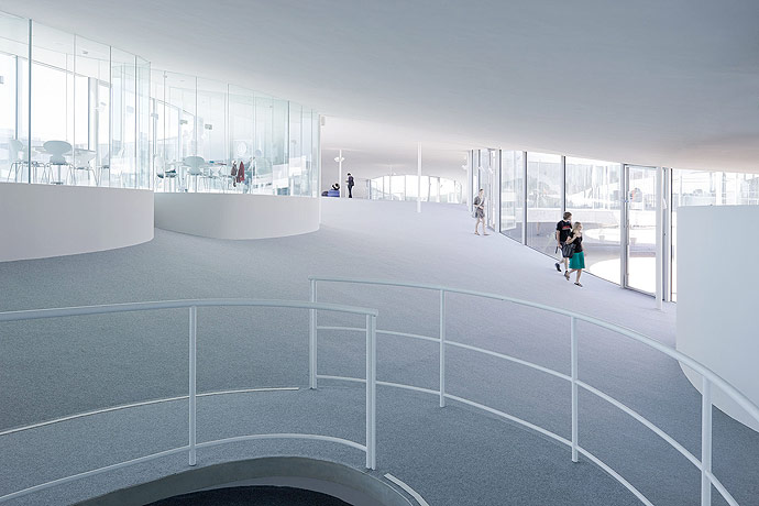 Ruoqi Gan: Rolex Learning Centre, SANAA