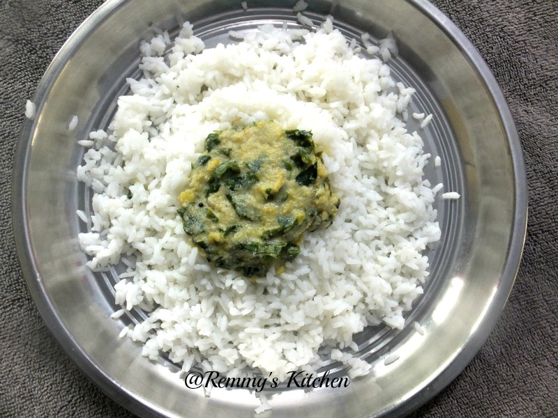 Remmy's Kitchen: Muringayila parippu curry / Drumstick leaves and ...