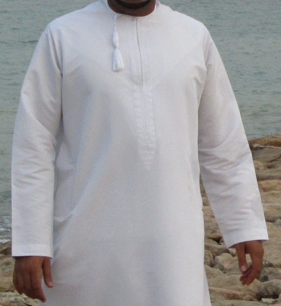 Oman Coast: The Omani Gentleman's Attire - Part 1