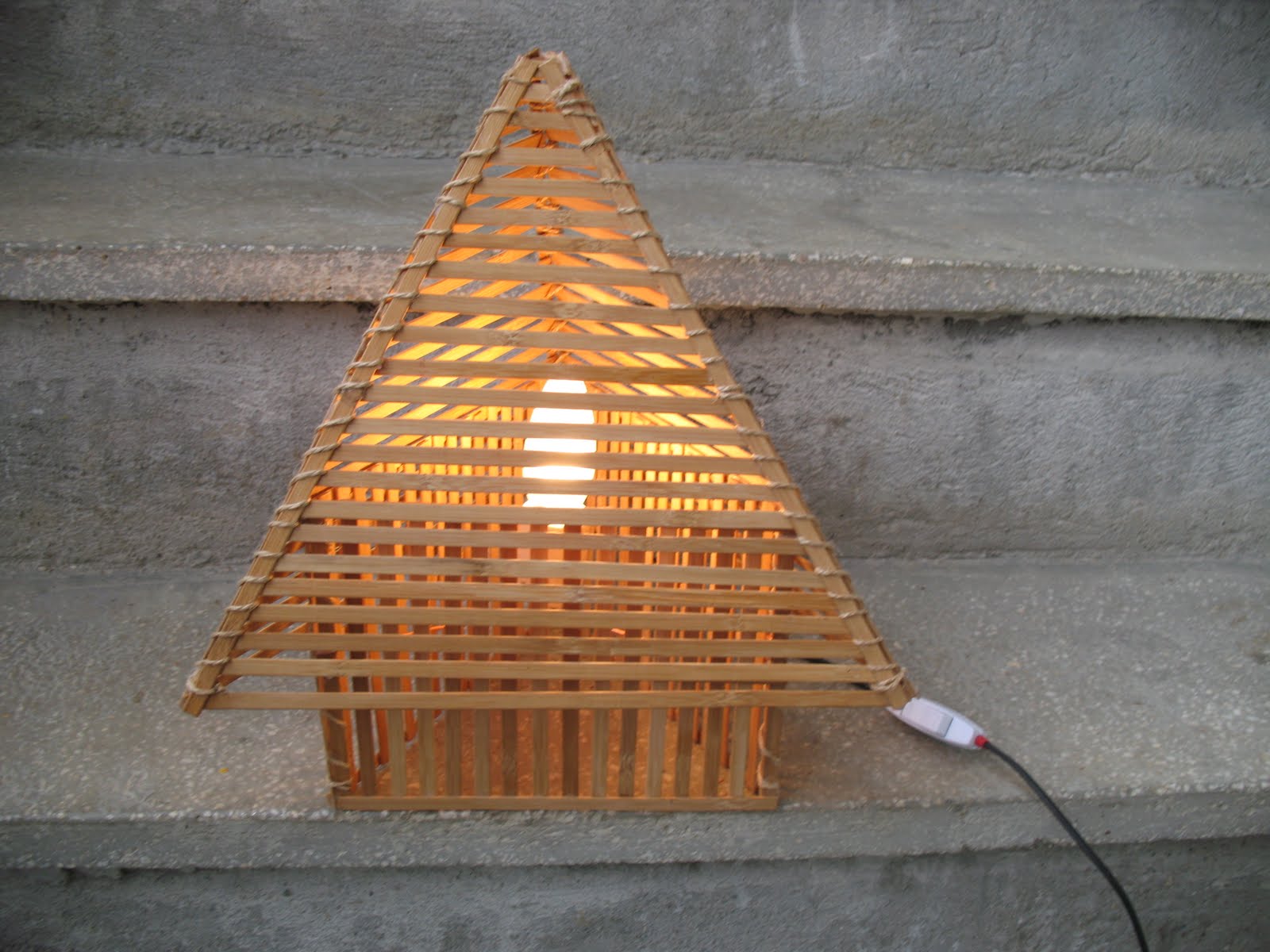 Veioza rustica | Ciudatenii Rustice - Poze mobilier rustic de interior ...