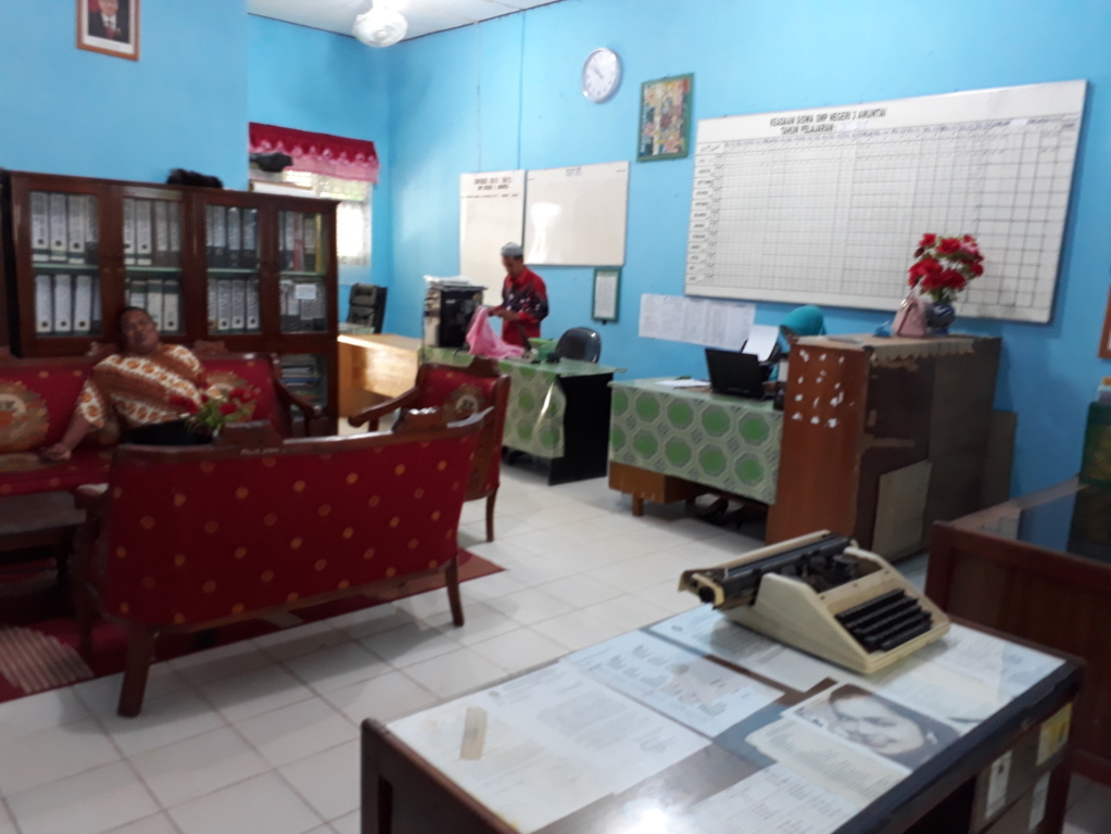 Ruang Tata Usaha | SMPN 2 AMUNTAI