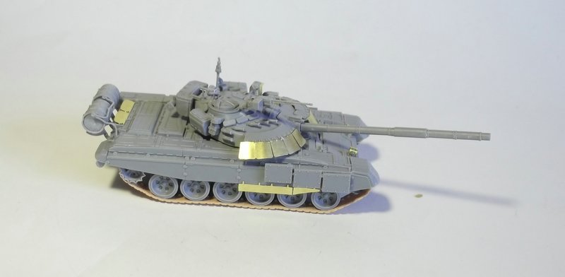 Gulumik Military Models: T-72 B2 Rogatka 1/72