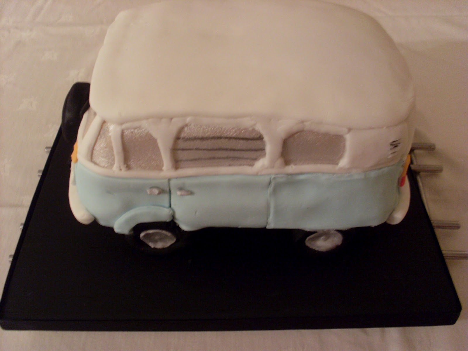 VW Camper cake: VW Camper cake