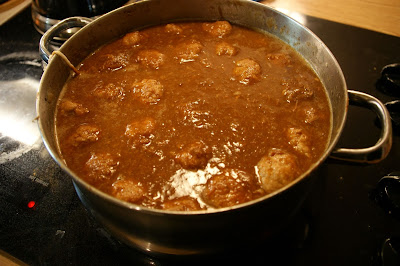 Veils of Kali's Myst: Pig feet stew with meatballs.