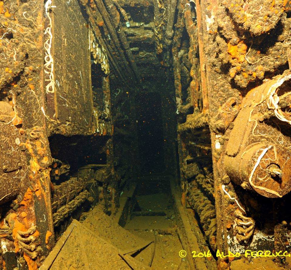 Inside a submarine wreck: Aldo Ferrucci’s stunning photos from a WW2 ...