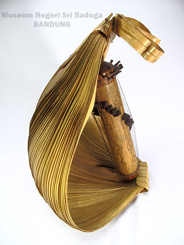 Sasando - Jenis Jenis Alat Musik Modern dan Tradisional