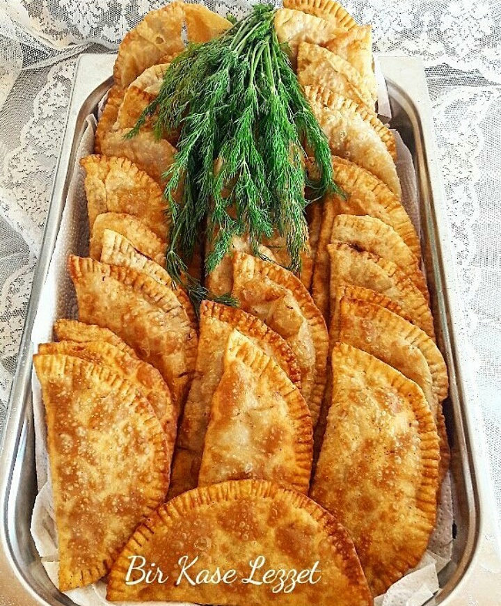 ÇİĞ BÖREK TARİFİ - Bir Kase Lezzet