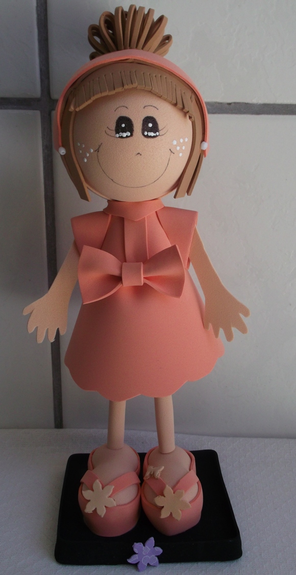 DOCE CARINHO ARTES E ENCANTO: Boneca em EVA