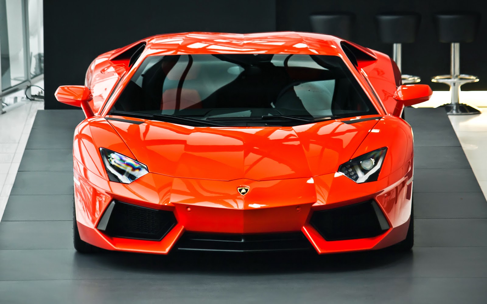 Hareketli Radyo Temalar: masa üstü araba resimler