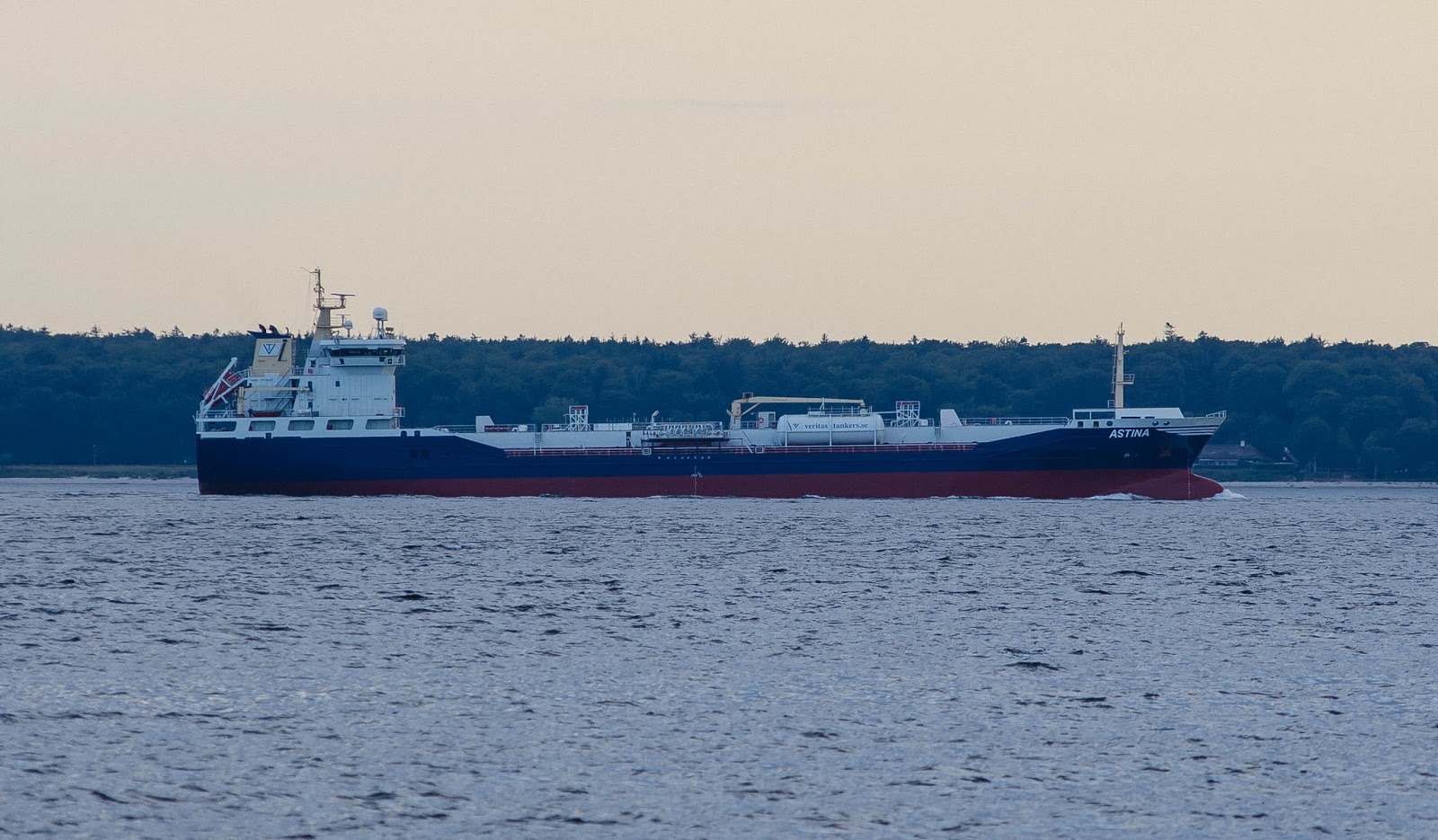 The Things I Enjoy: Swedish tanker Astina and Finnish heavy load ...