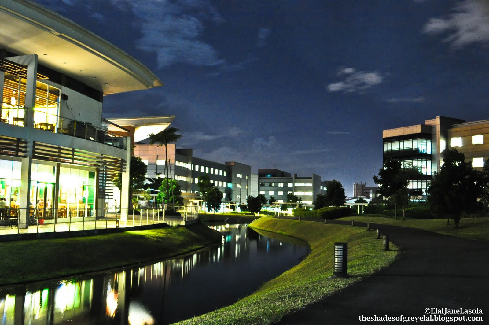 Elal Lasola Travel & Photography: UP AyalaLand TechnoHub @ Night