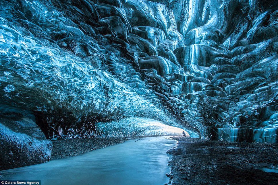 Imagens surpreendentes do interior de uma das maiores geleiras da ...